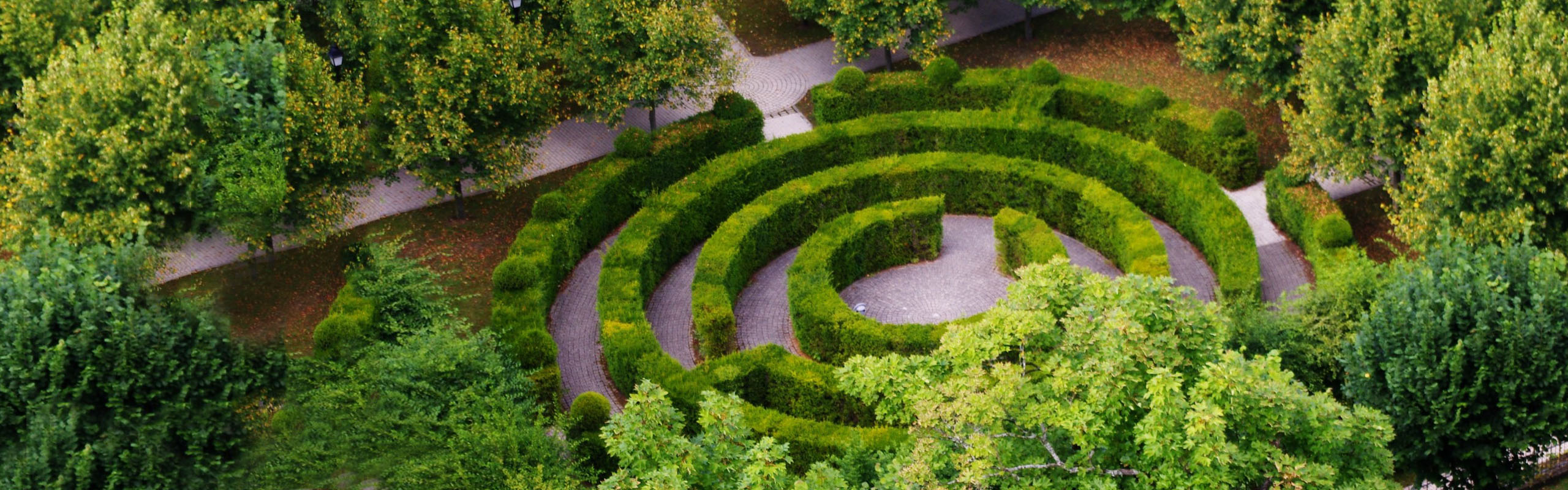 How Labyrinth Walking Can Clear the Mind | eomega.org